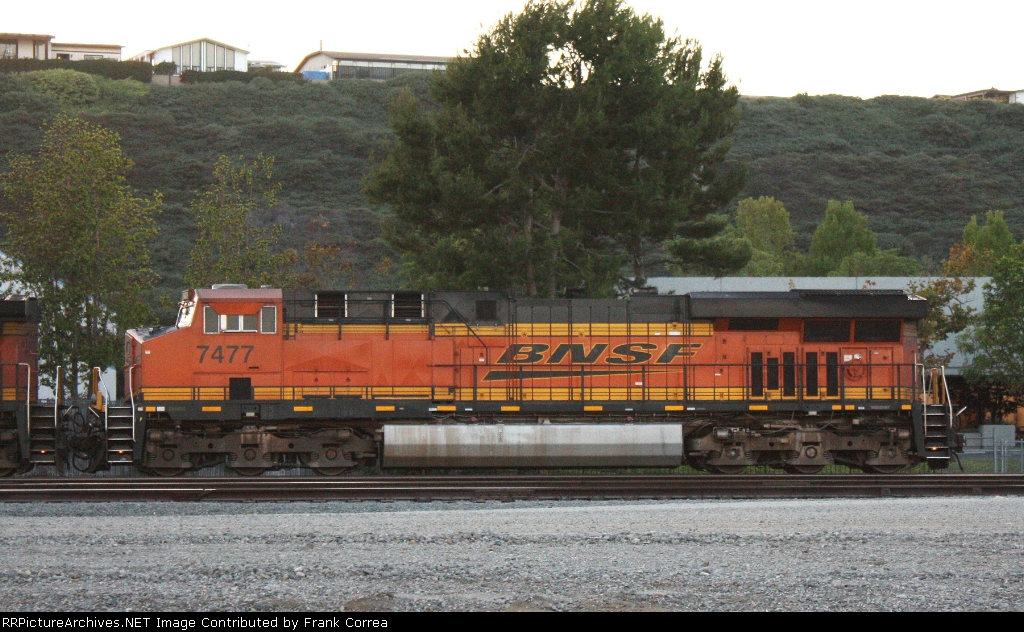 BNSF 7477